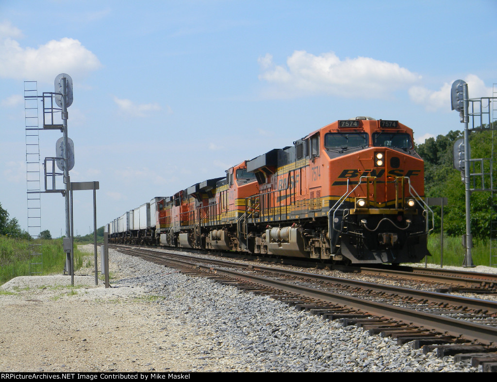 BNSF 7574